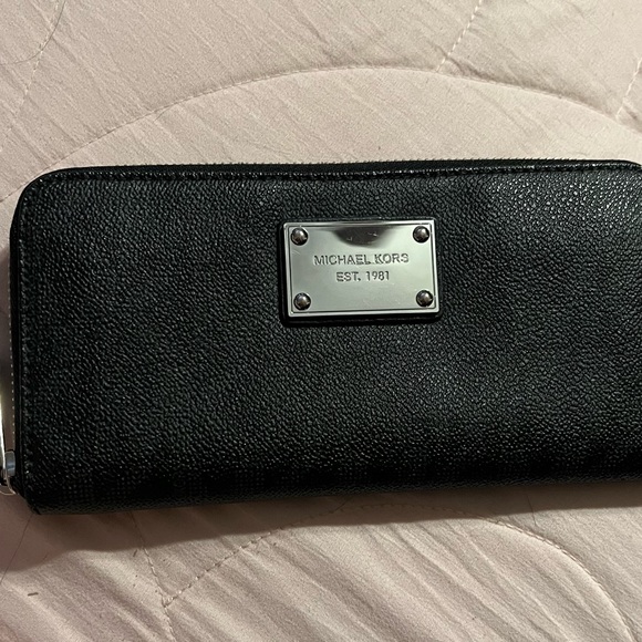 Michael Kors | Bags | Michael Kors Signature Wallet | Poshmark